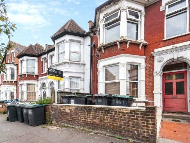 3 bedroom maisonette for sale