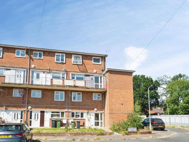 3 bedroom maisonette for sale