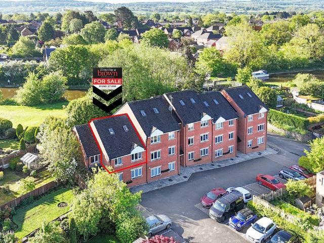 3 bedroom maisonette for sale