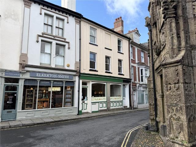 3 bedroom maisonette for sale