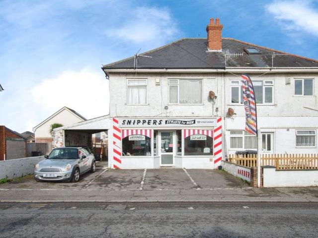 3 bedroom maisonette for sale