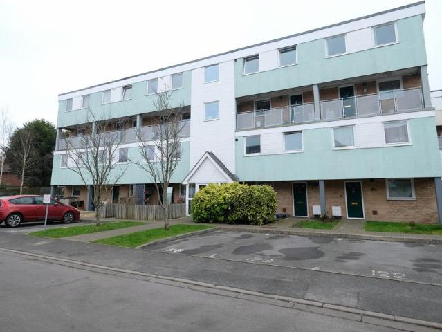 3 bedroom maisonette for sale