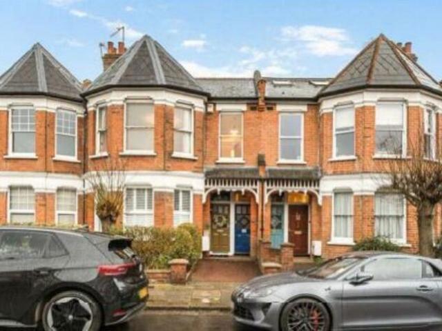 3 bedroom maisonette for sale