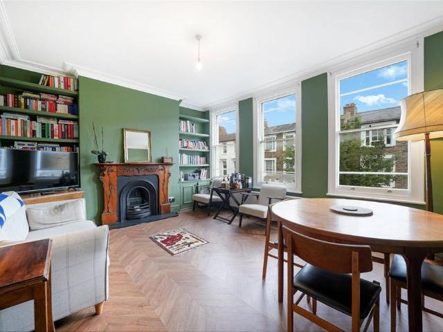 3 bedroom maisonette for sale