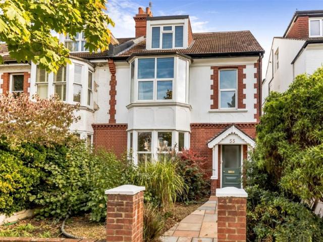 3 bedroom maisonette for sale