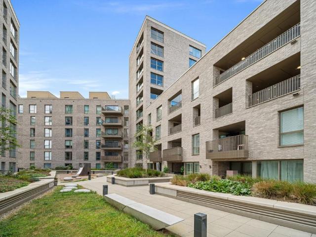 3 bedroom maisonette for sale