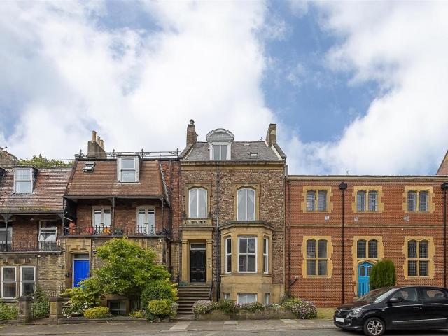 3 bedroom maisonette for sale