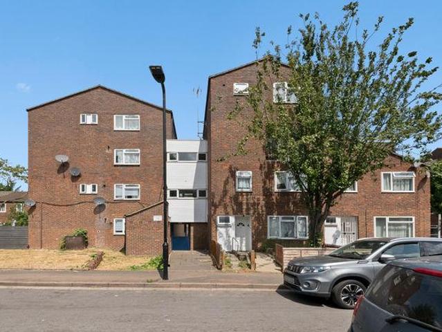 3 bedroom maisonette for sale