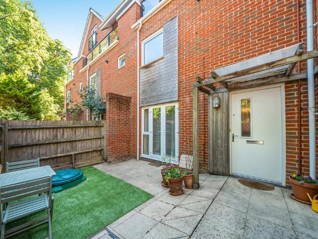 3 bedroom maisonette for sale