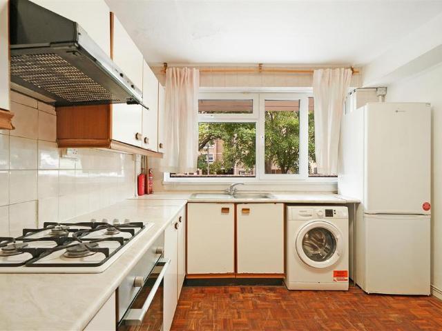 3 bedroom maisonette for sale