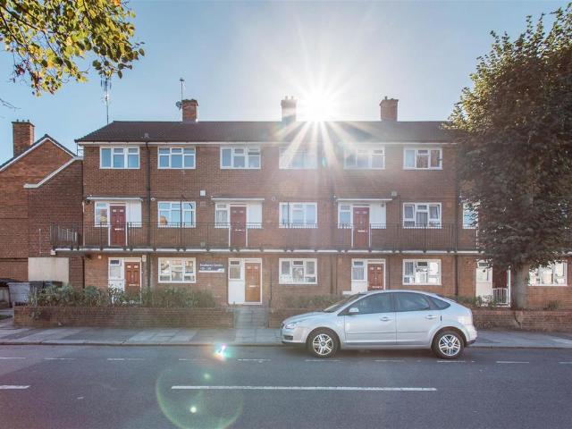 3 bedroom maisonette for sale