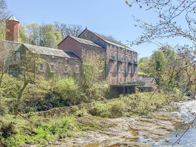 3 bedroom maisonette for sale