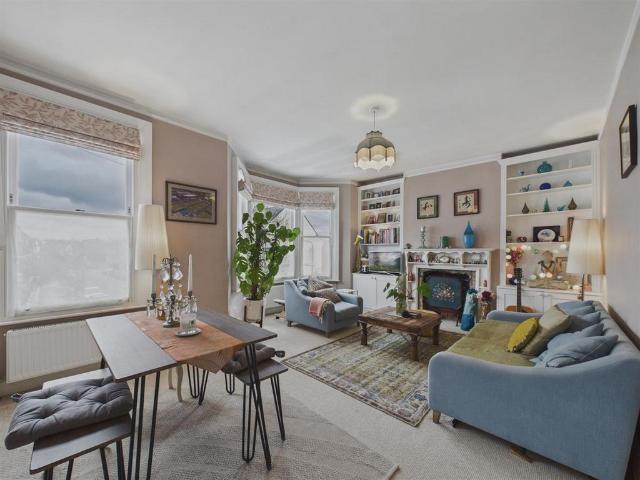 3 bedroom maisonette for sale
