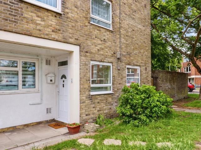 3 bedroom maisonette for sale
