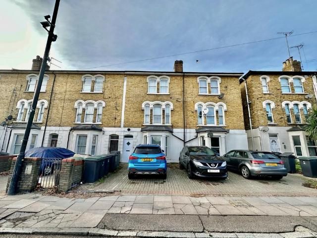 3 bedroom maisonette for sale