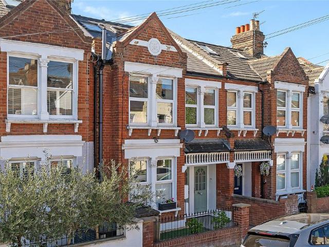 3 bedroom maisonette for sale
