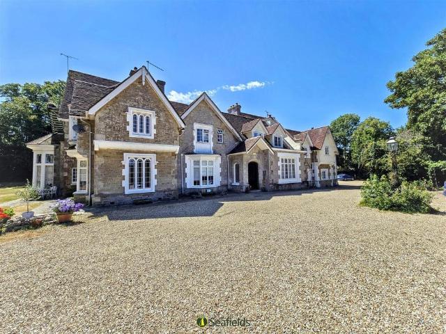 3 bedroom maisonette for sale