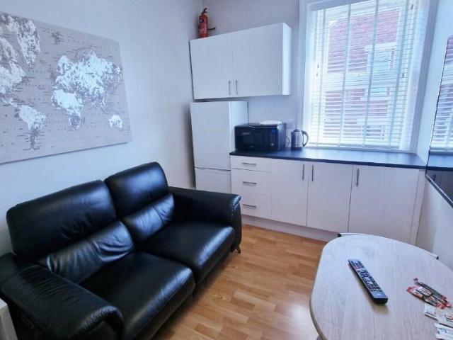 3 bedroom maisonette for sale