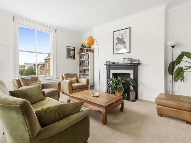 3 bedroom maisonette for sale