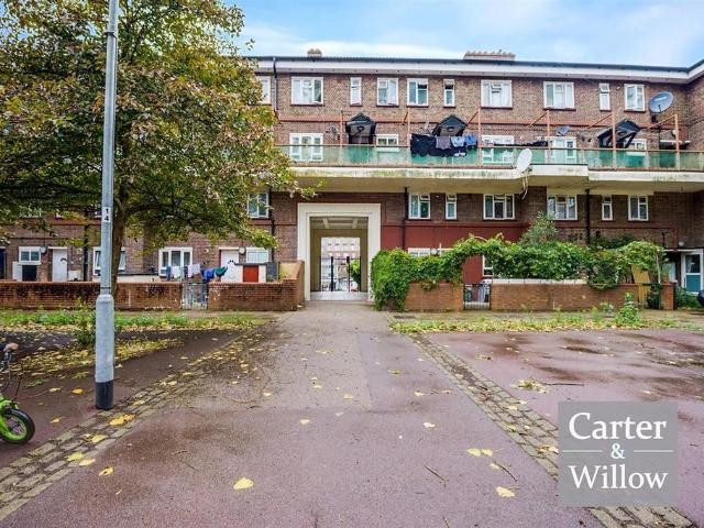 3 bedroom maisonette for sale