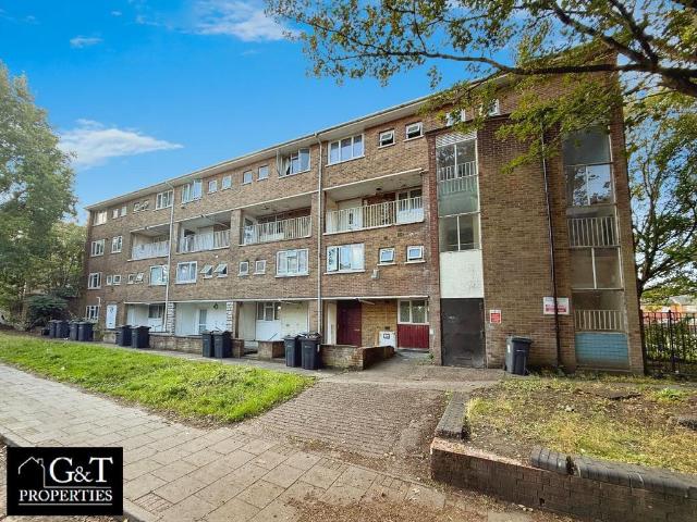 3 bedroom maisonette for sale