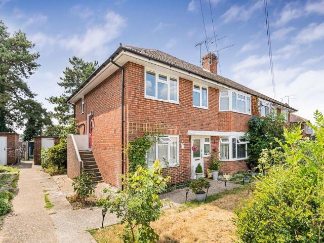 3 bedroom maisonette for sale