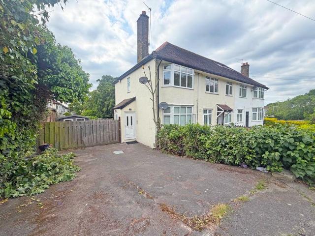 3 bedroom maisonette for sale