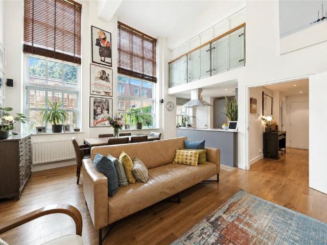 3 bedroom maisonette for sale