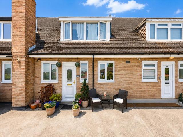 3 bedroom maisonette for sale
