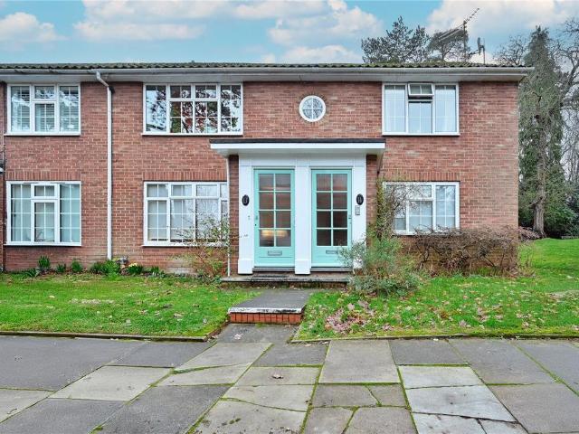 3 bedroom maisonette for sale