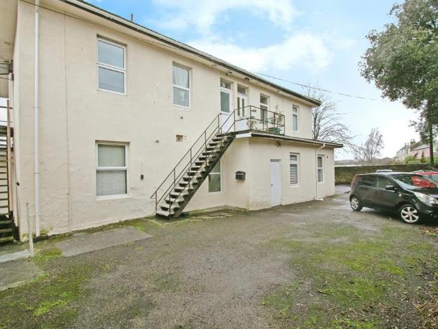 3 bedroom maisonette for sale
