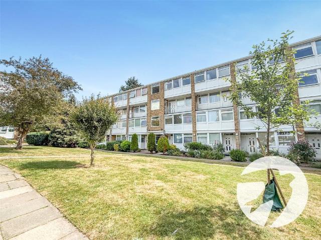 3 bedroom maisonette for sale