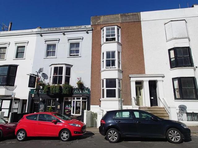 3 bedroom maisonette for sale