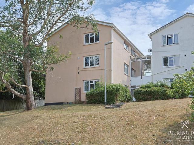 3 bedroom maisonette for sale