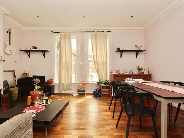 3 bedroom maisonette for sale