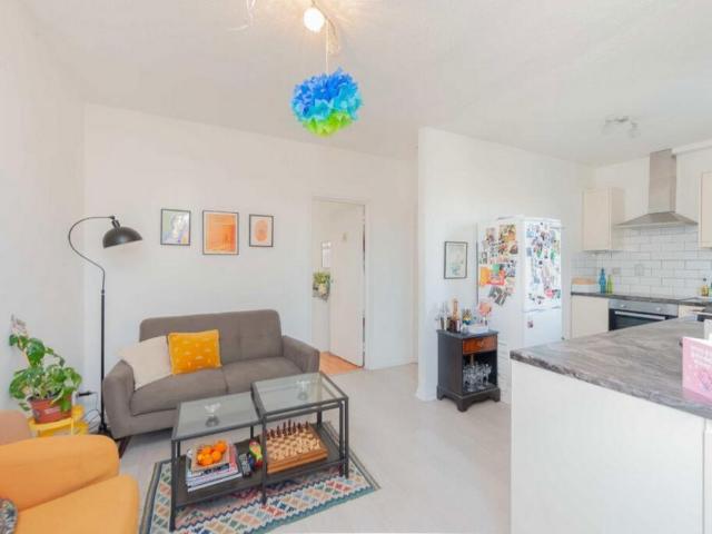 3 bedroom maisonette for sale