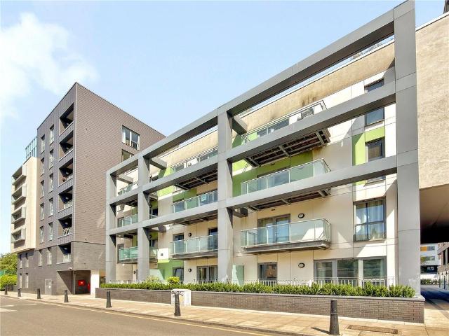 3 bedroom maisonette for sale