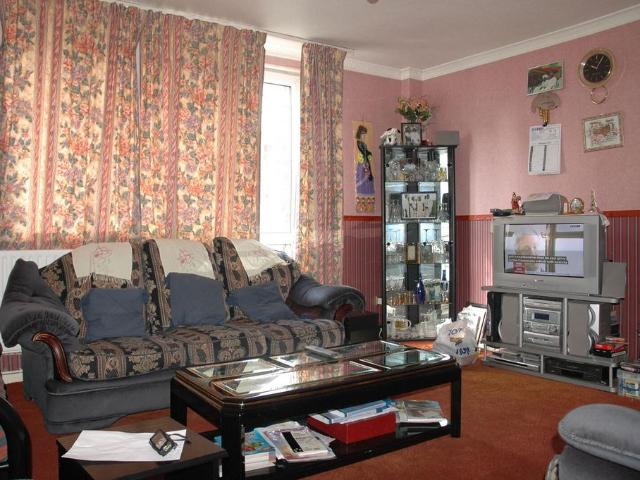 3 bedroom maisonette for sale