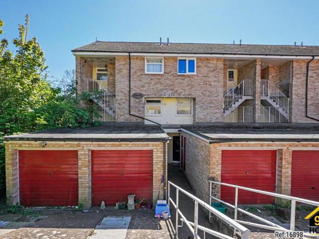 3 bedroom maisonette for sale