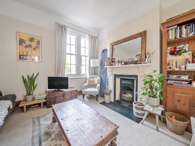 3 bedroom maisonette for sale