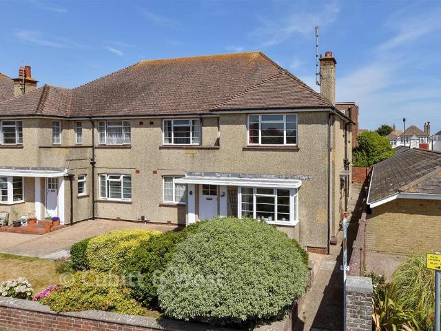 3 bedroom maisonette for sale