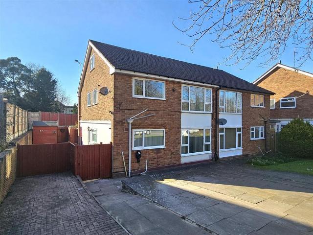 3 bedroom maisonette for sale