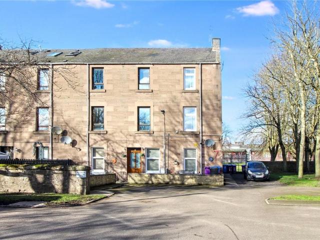3 bedroom maisonette for sale