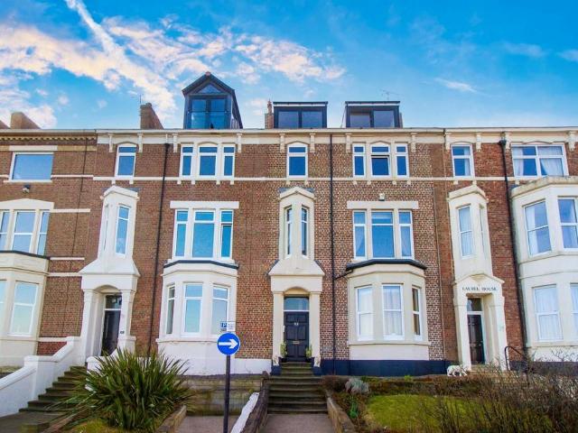 3 bedroom maisonette for sale