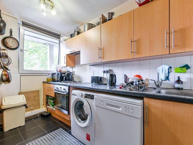 3 bedroom maisonette for sale