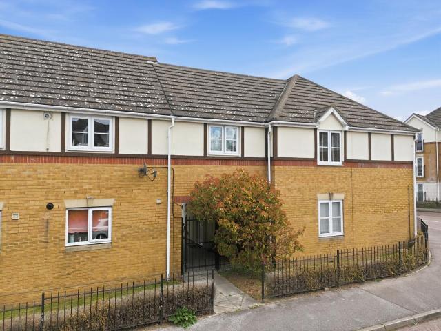 3 bedroom maisonette for sale