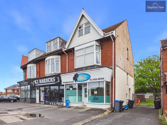 3 bedroom maisonette for sale
