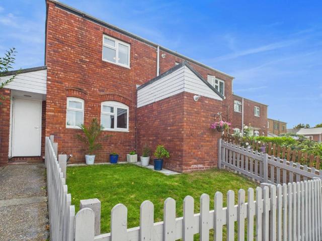 3 bedroom maisonette for sale