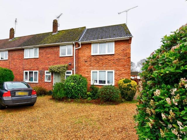 3 bedroom maisonette for sale