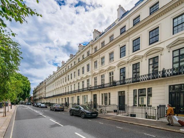 3 bedroom maisonette for sale